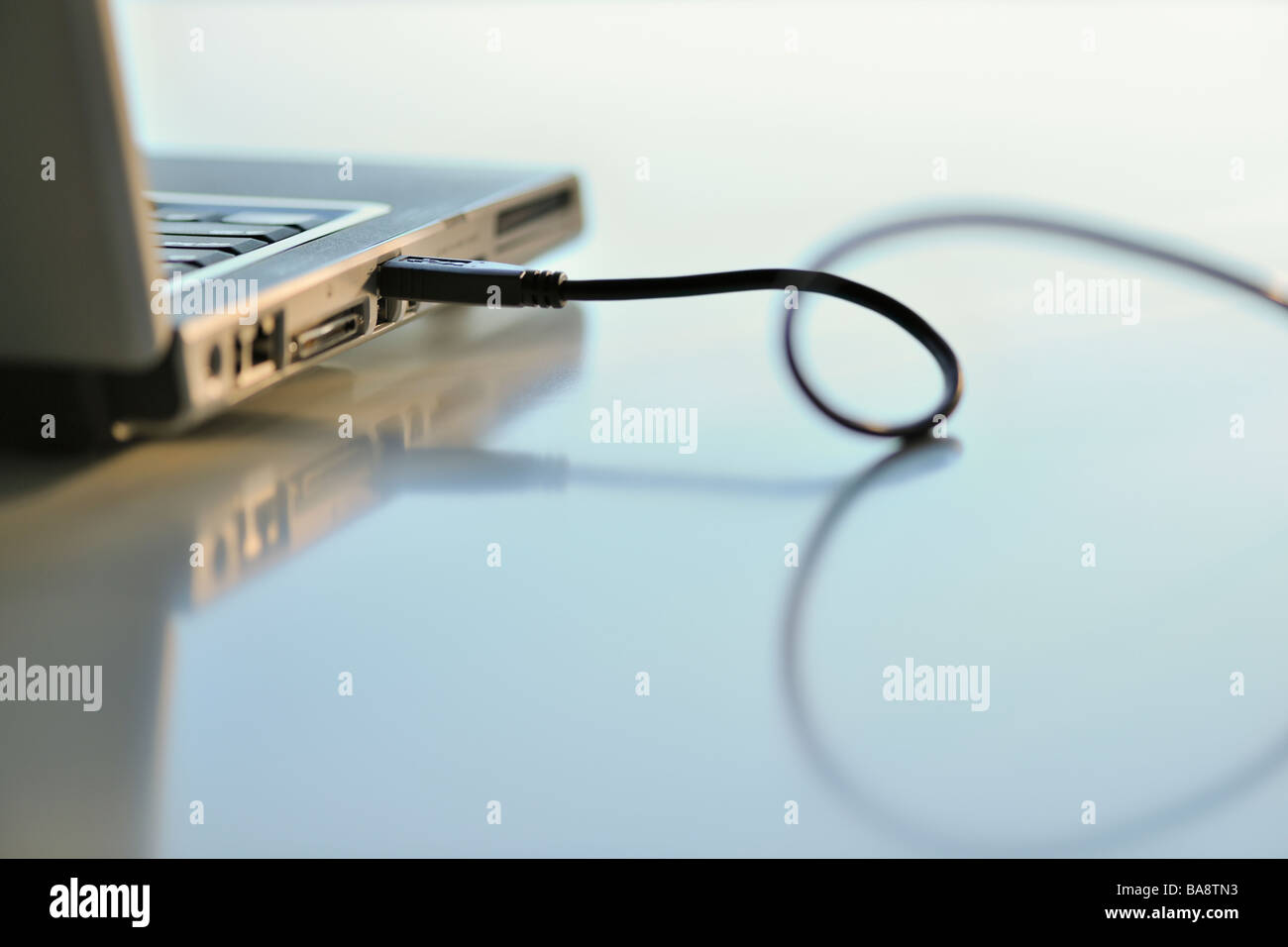 Horizontal cord hi-res stock photography and images - Alamy