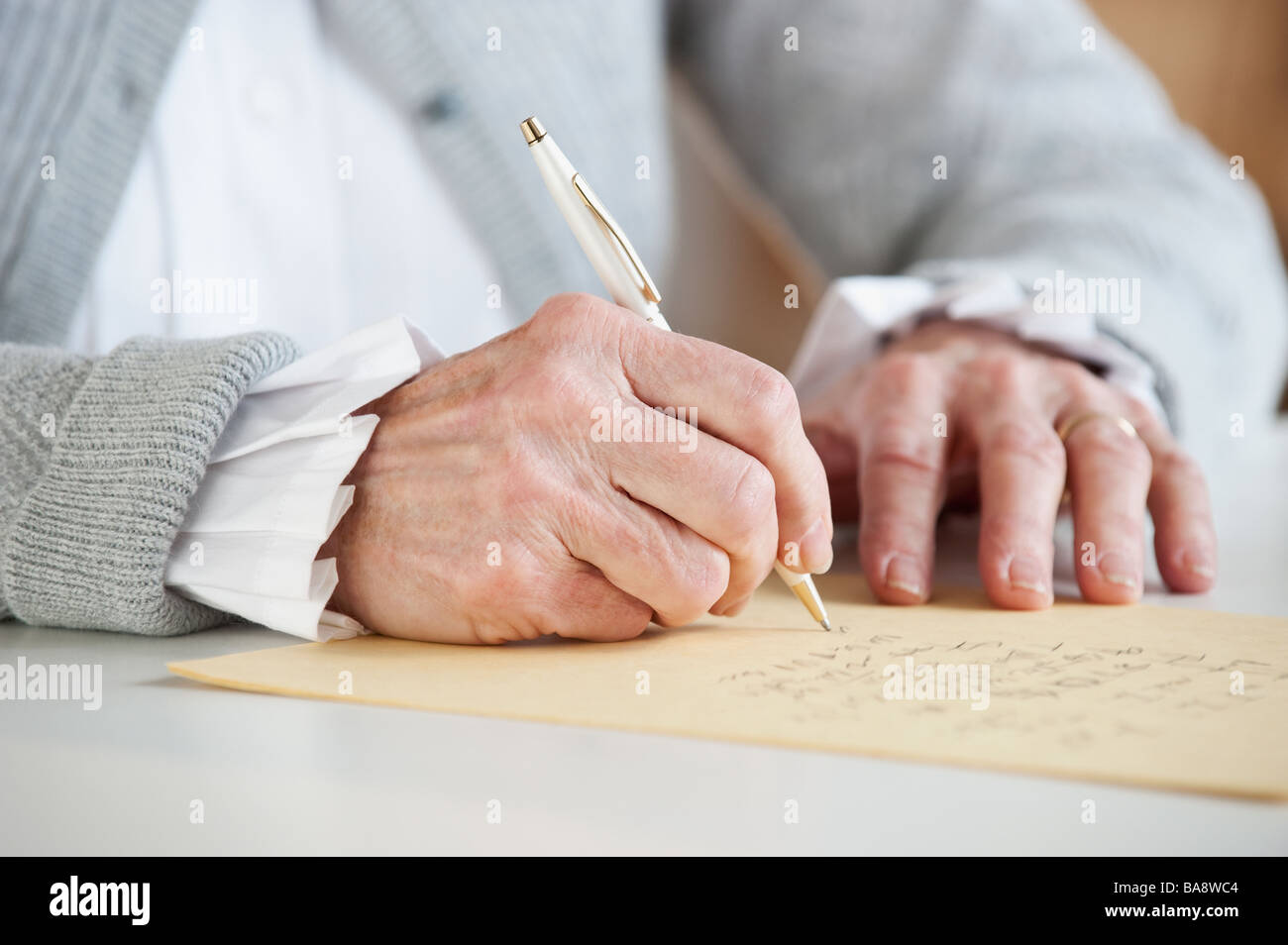 Write letter hi-res stock photography and images - Alamy