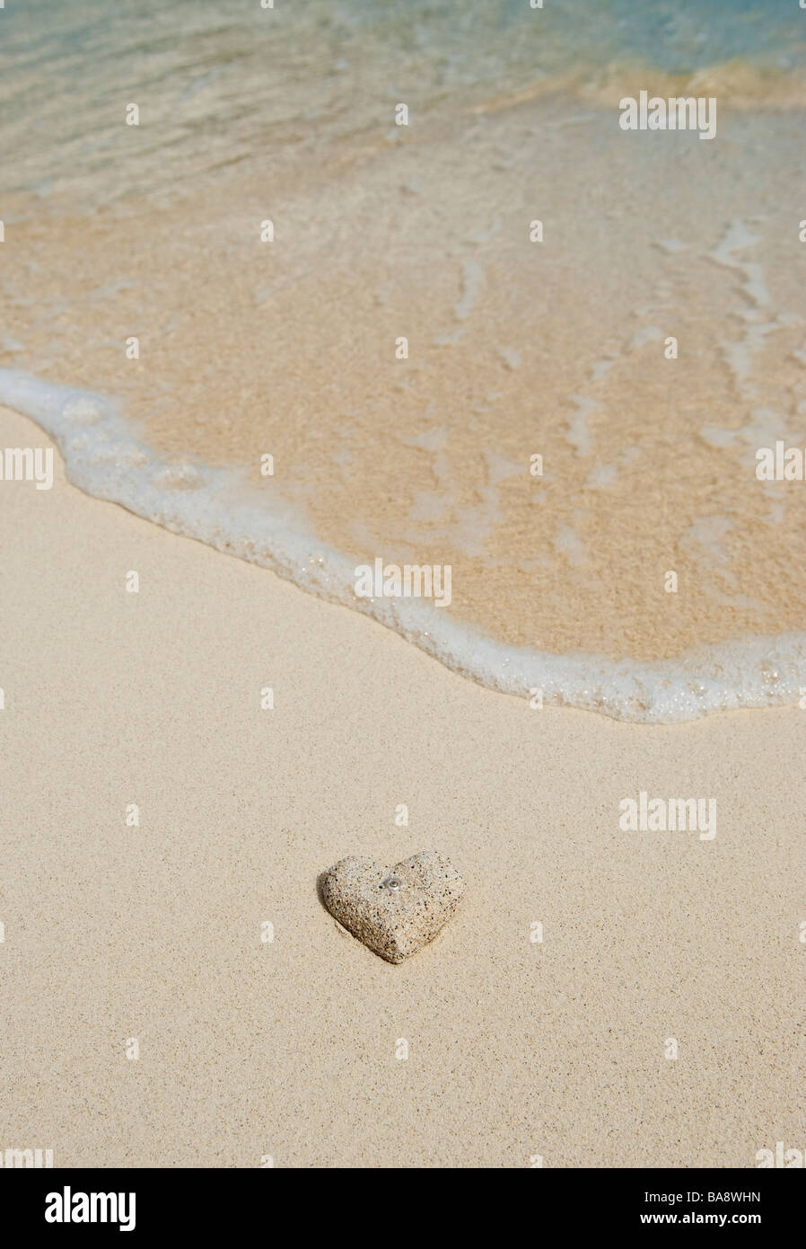 Sand heart shaped hi-res stock photography and images - Alamy