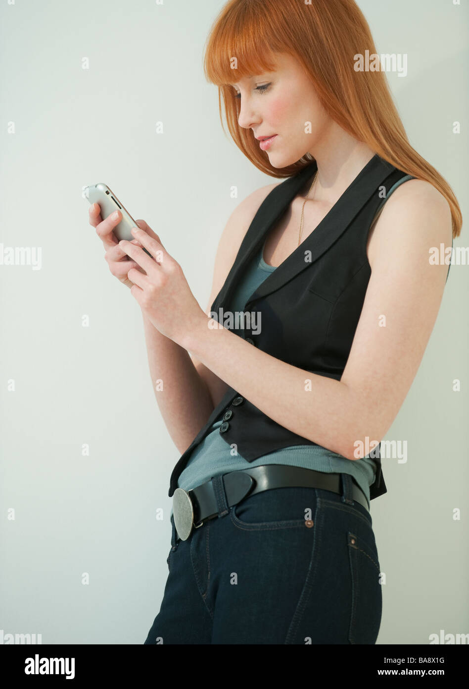 Silhouette woman using cell hi-res stock photography and images - Alamy