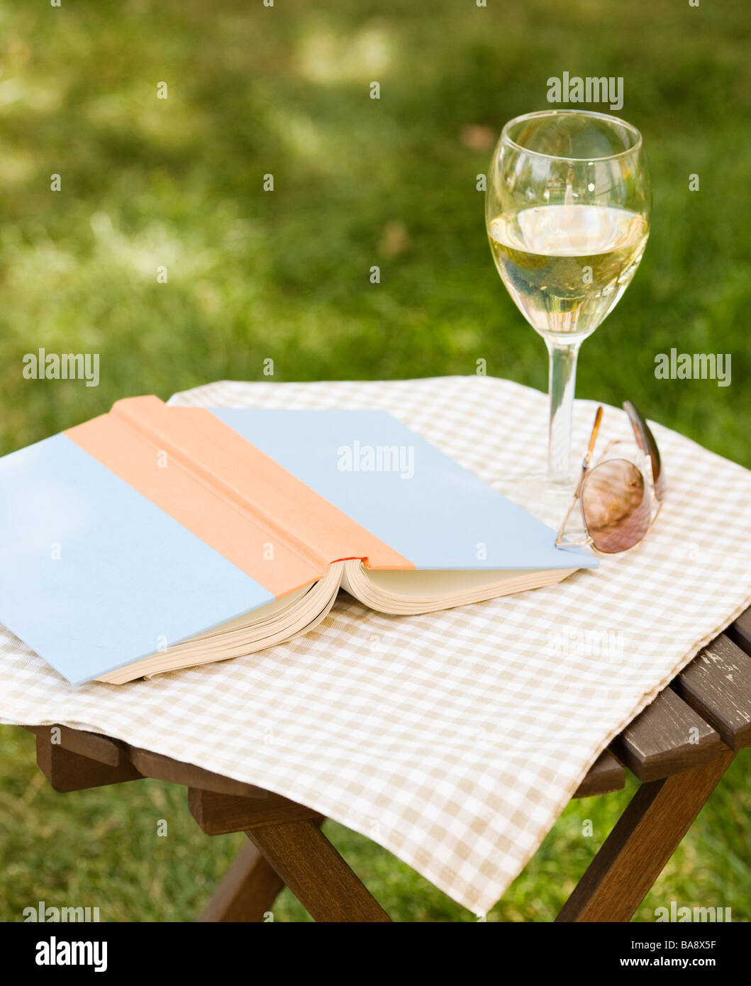 City of glass book hi-res stock photography and images - Alamy