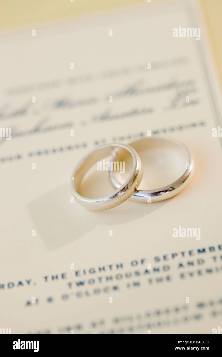 Close up of wedding rings Stock Photo - Alamy