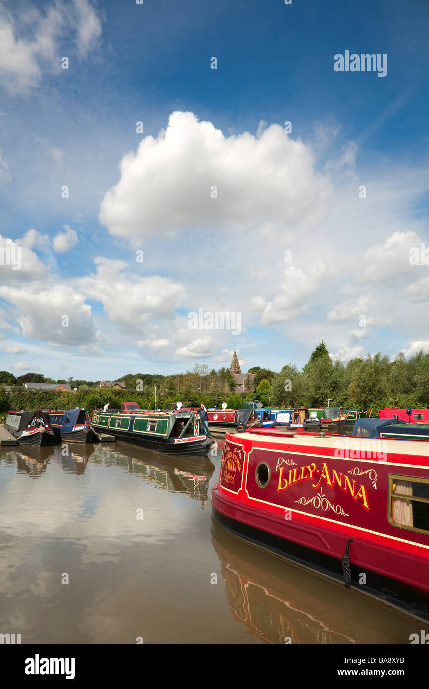 Leeds and liverpool canal rufford hi-res stock photography and images - Alamy