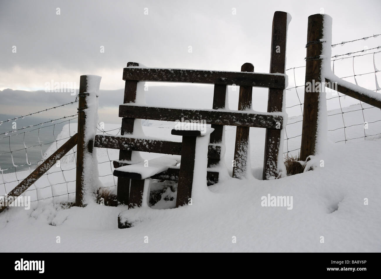 Fence stile hi-res stock photography and images - Alamy