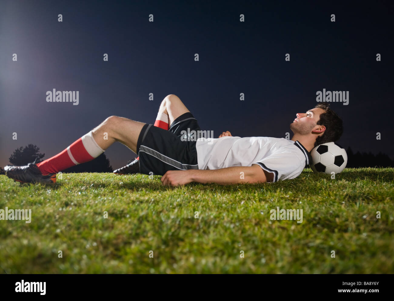 Resting soccer player hi-res stock photography and images - Alamy