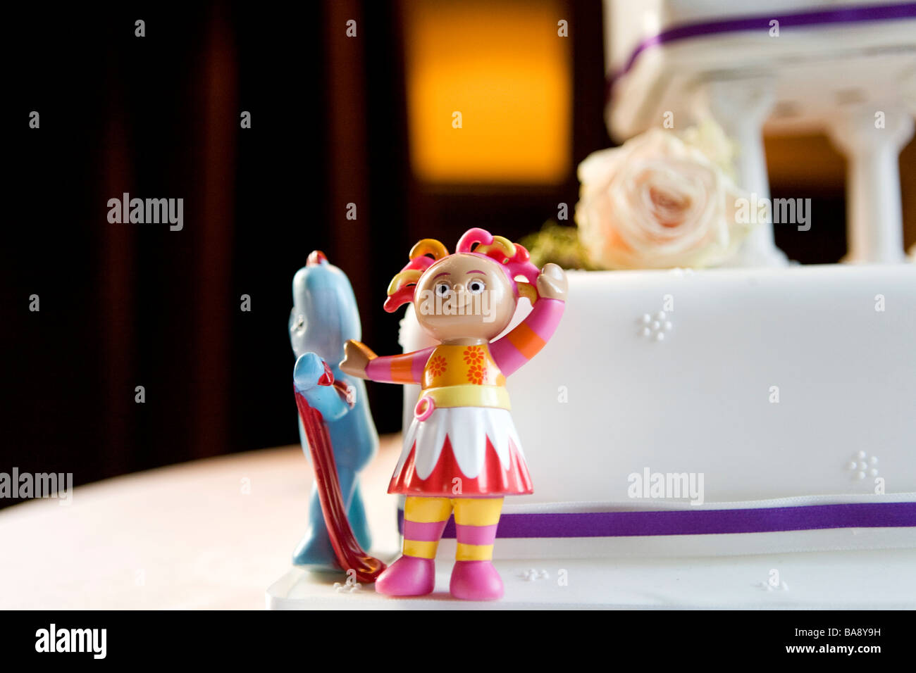 wedding cake topper Stock Photo - Alamy