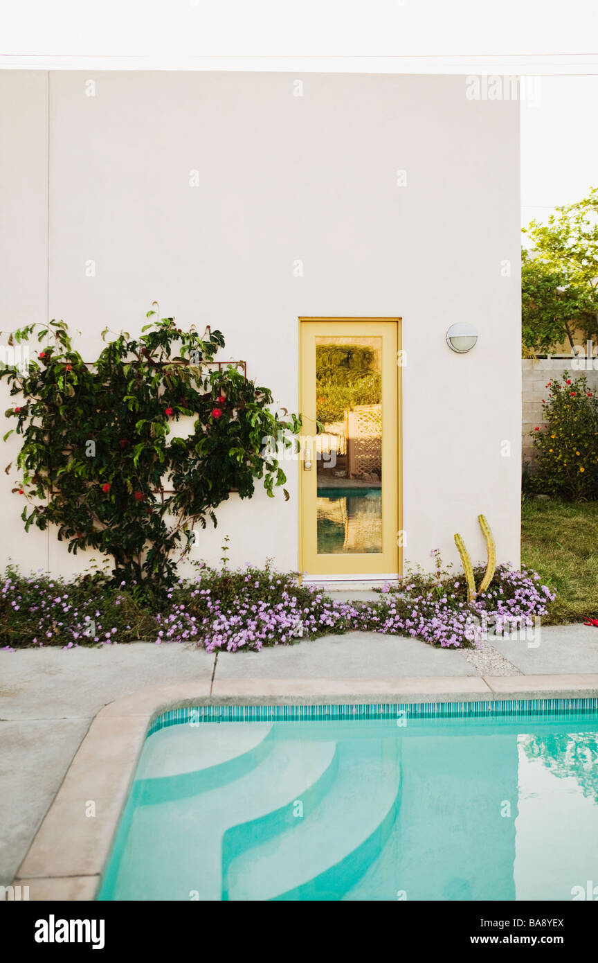 Backyard swimming pool Stock Photo - Alamy