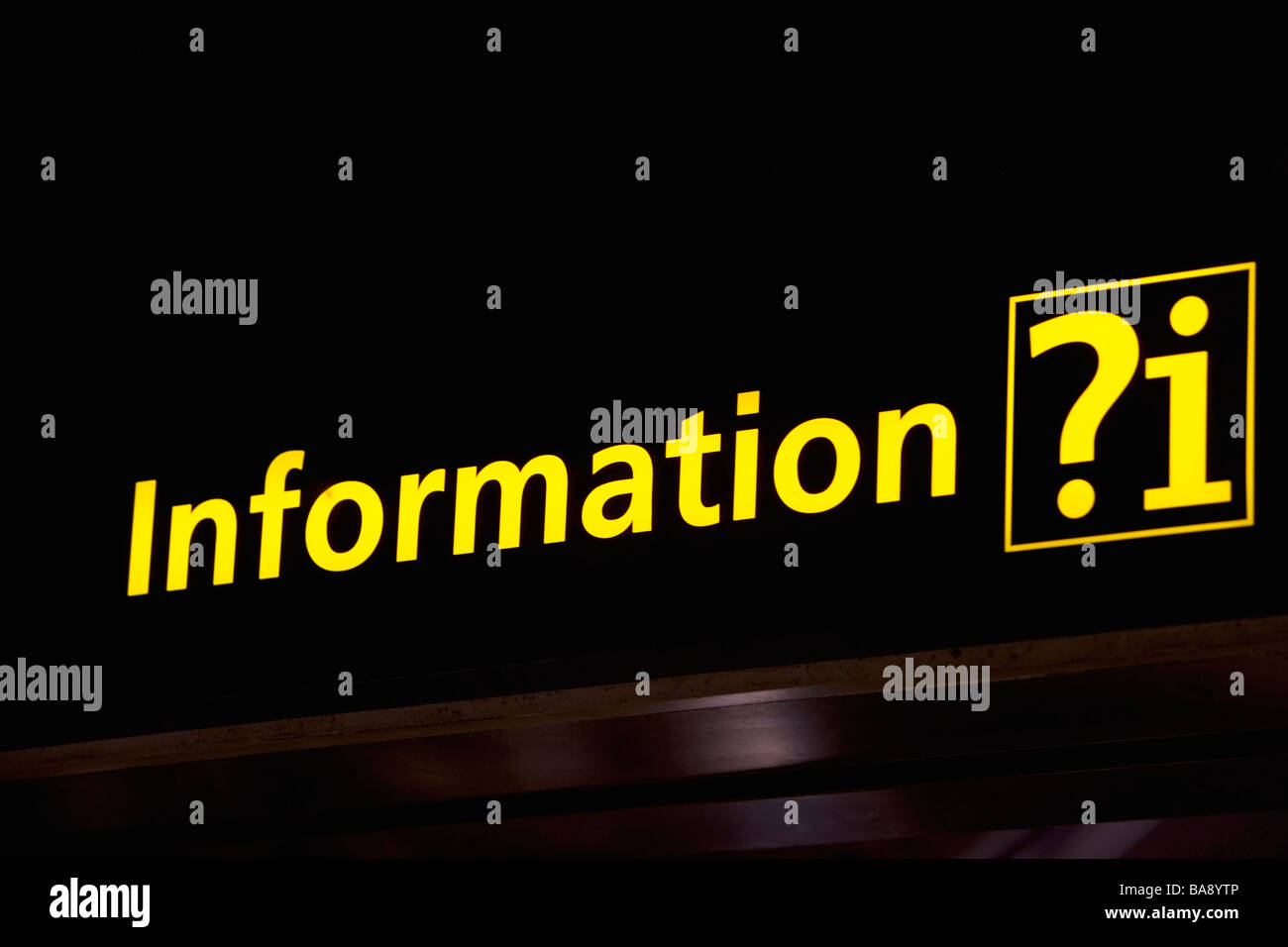 Question mark city sign hi-res stock photography and images - Alamy