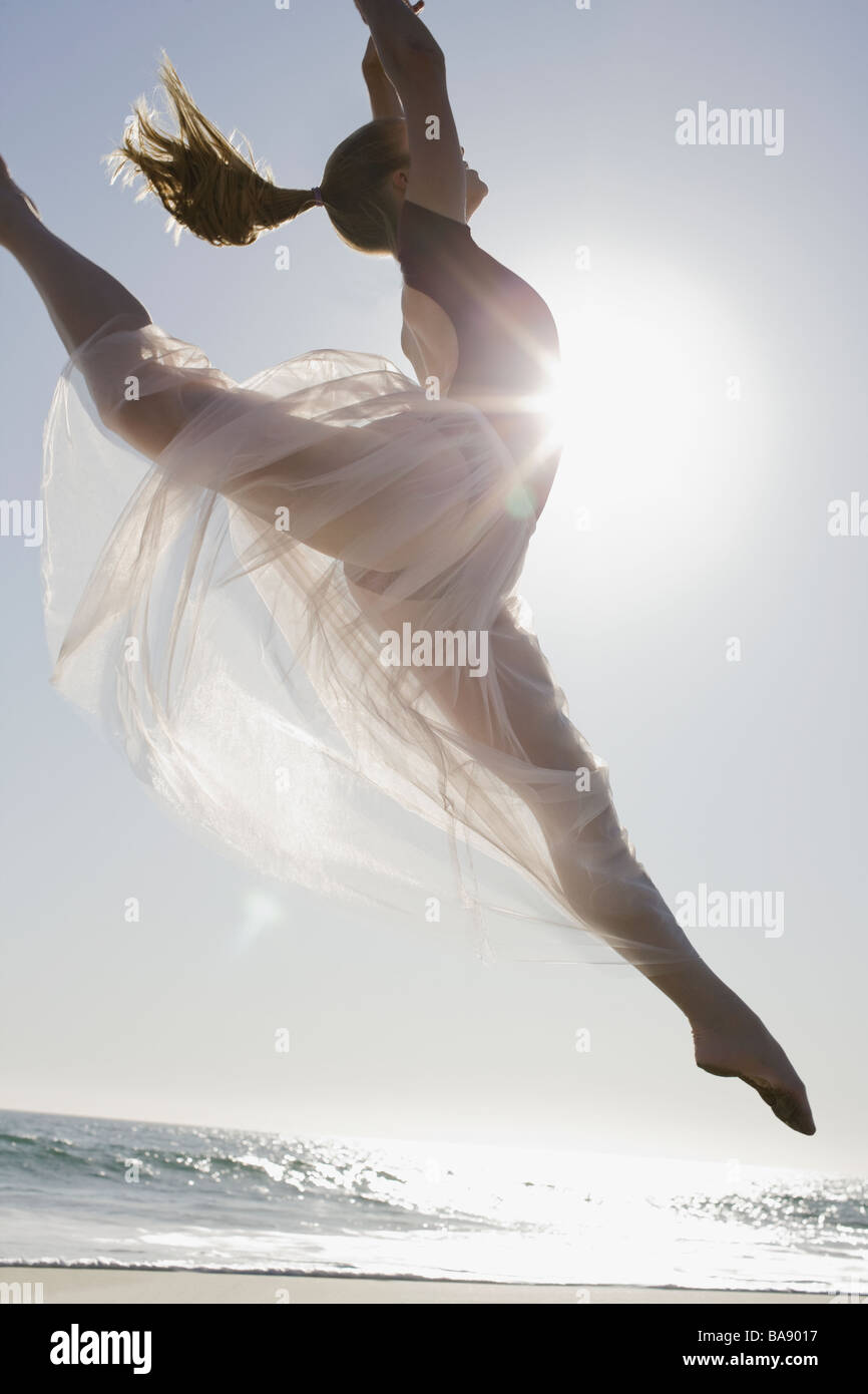 Dancer Leaping High Resolution Stock Photography and Images - Alamy