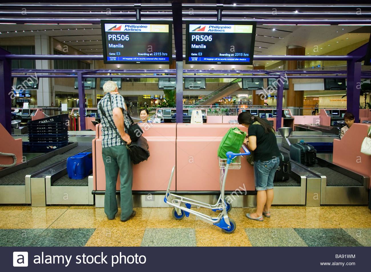 Check In Counters Stock Photos & Check In Counters Stock Images - Alamy