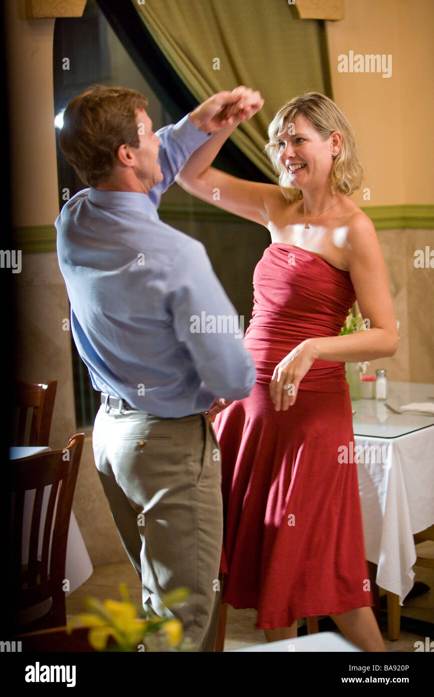Couple evening wear dance hi-res stock photography and images - Alamy