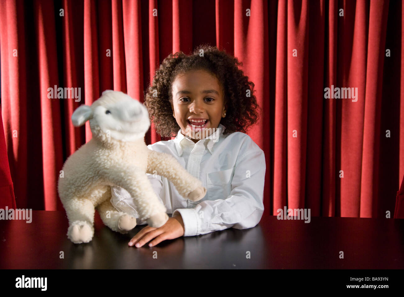 Puppet show 1 hi-res stock photography and images - Alamy