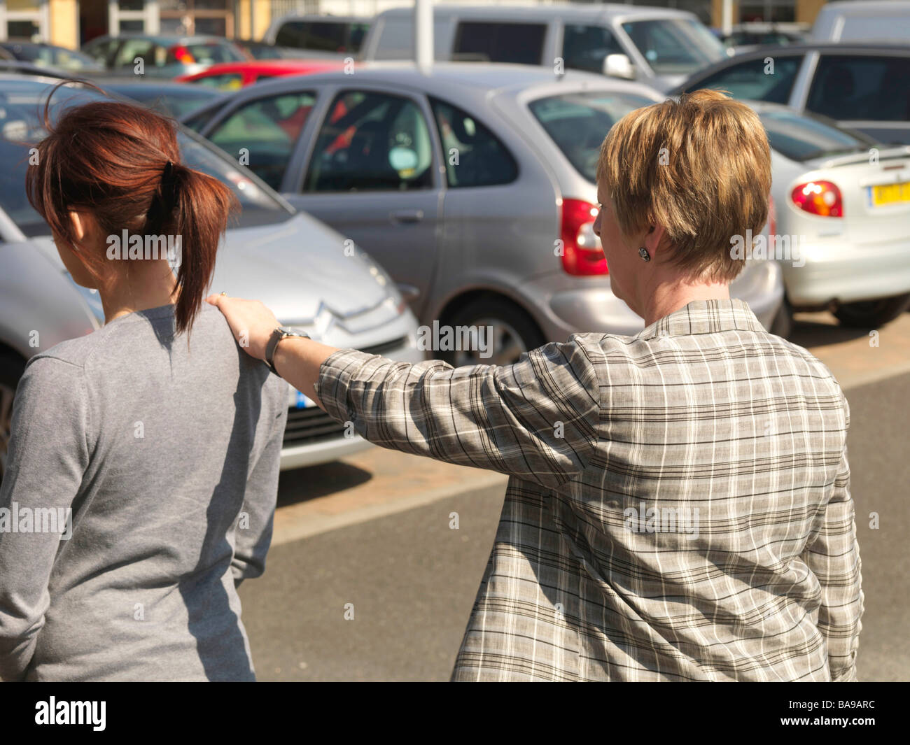 Shoplifting woman hi-res stock photography and images - Alamy
