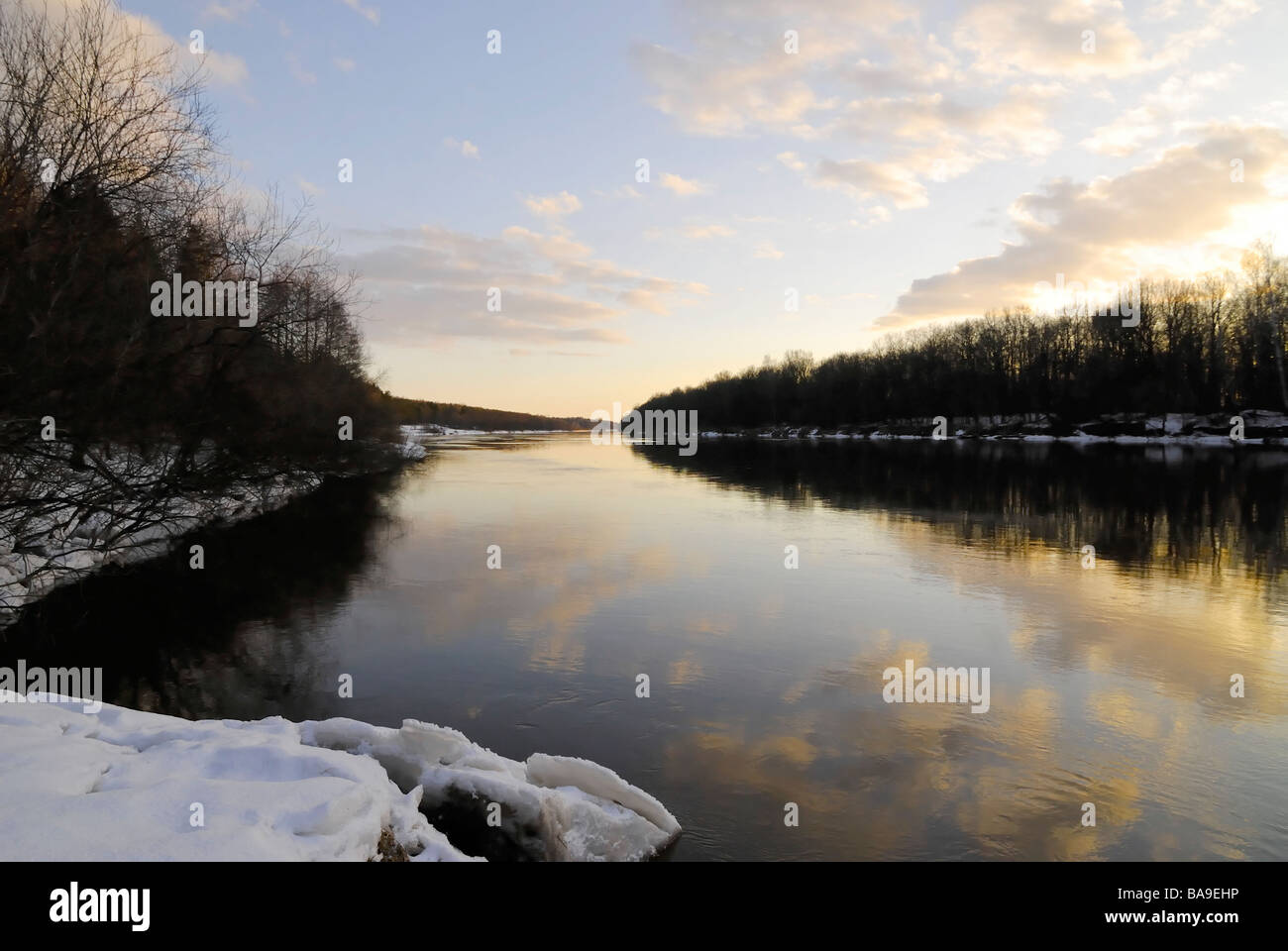 Riverscape hi-res stock photography and images - Alamy