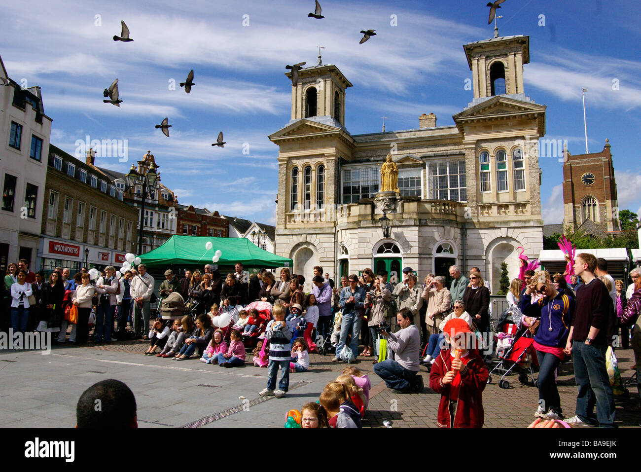 People enjoying Kingston festival, old market building, tourist Stock ...