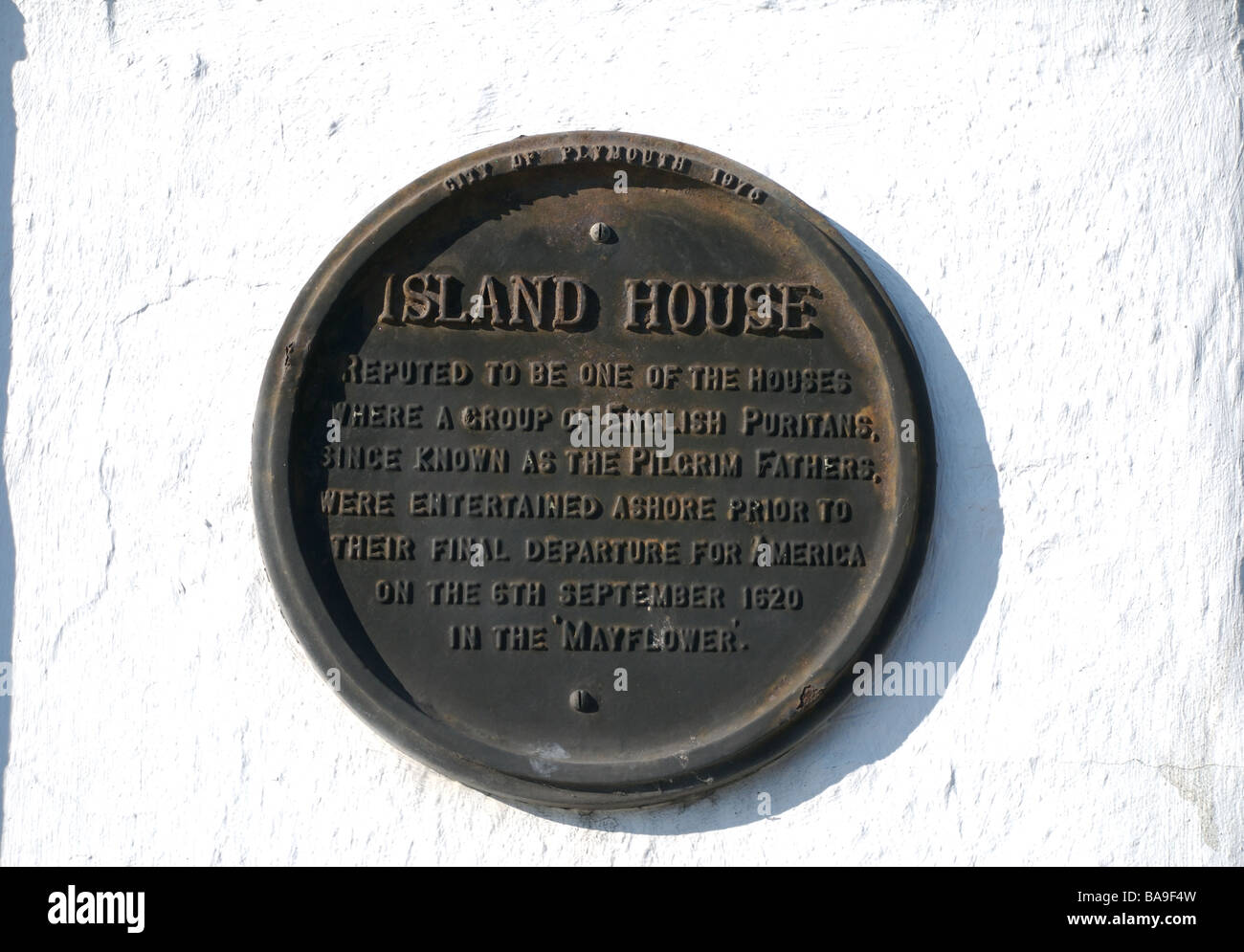 Island House plaque commemorating the Pilgrim Fathers voyage, Barbican ...