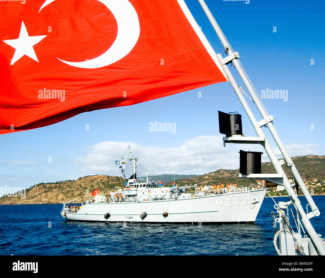 The Turkish Engin Class Mine Hunter TCG Erdek Stock Photo - Alamy