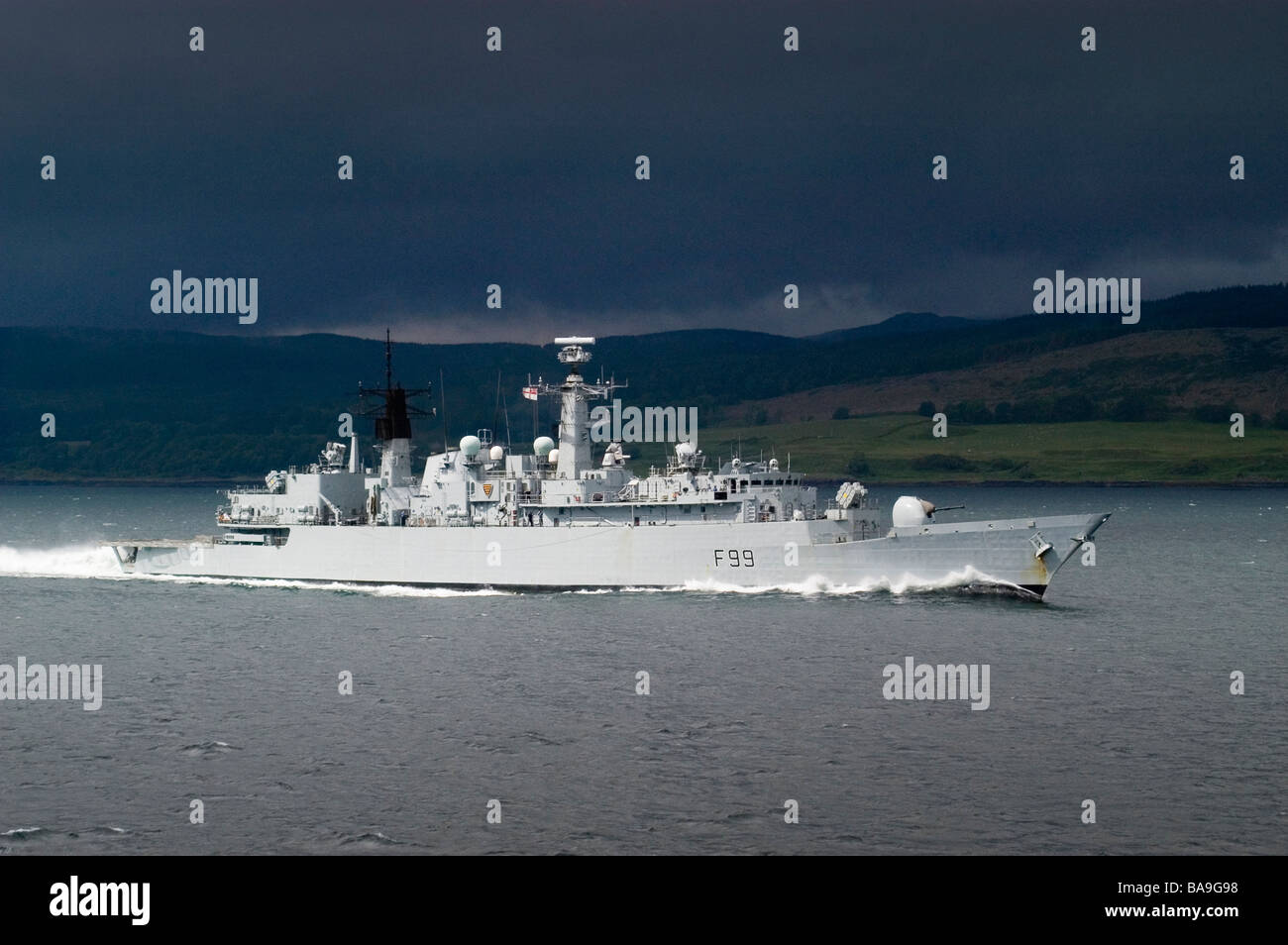 Hms cornwall f99 hi-res stock photography and images - Alamy