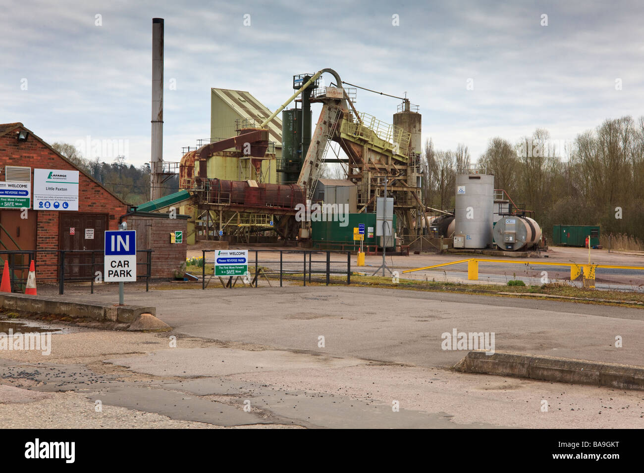 Tarmac machine hi-res stock photography and images - Alamy