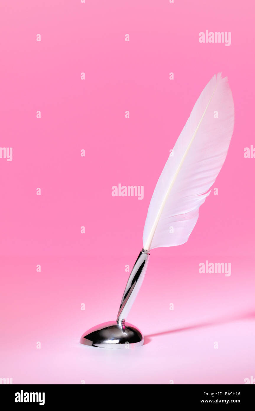 Quill pen close up hi-res stock photography and images - Alamy Quill pen close up hi-res stock photography and images - Alamy