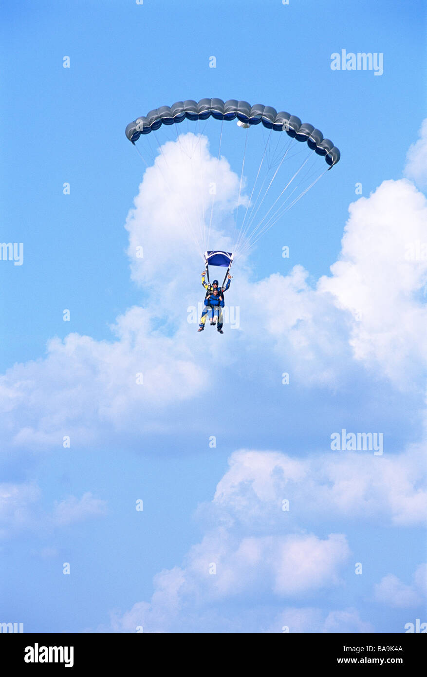 Two parachutes 2 parachutes hi-res stock photography and images - Alamy