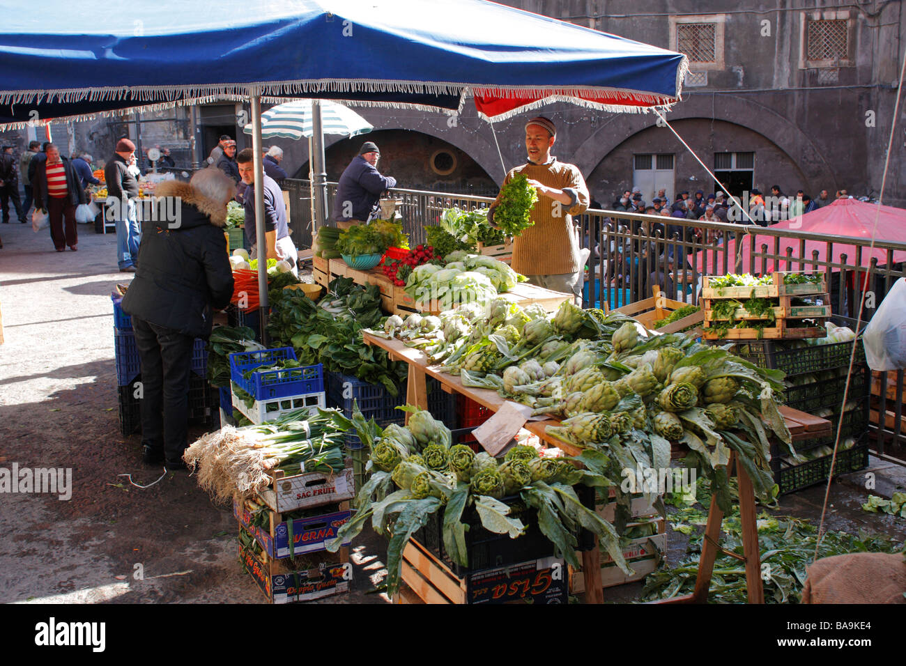 Italy market square hi-res stock photography and images - Alamy