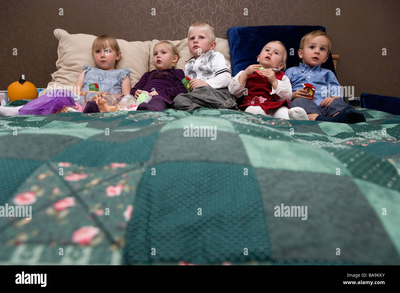 Videoing their kids hi-res stock photography and images - Alamy