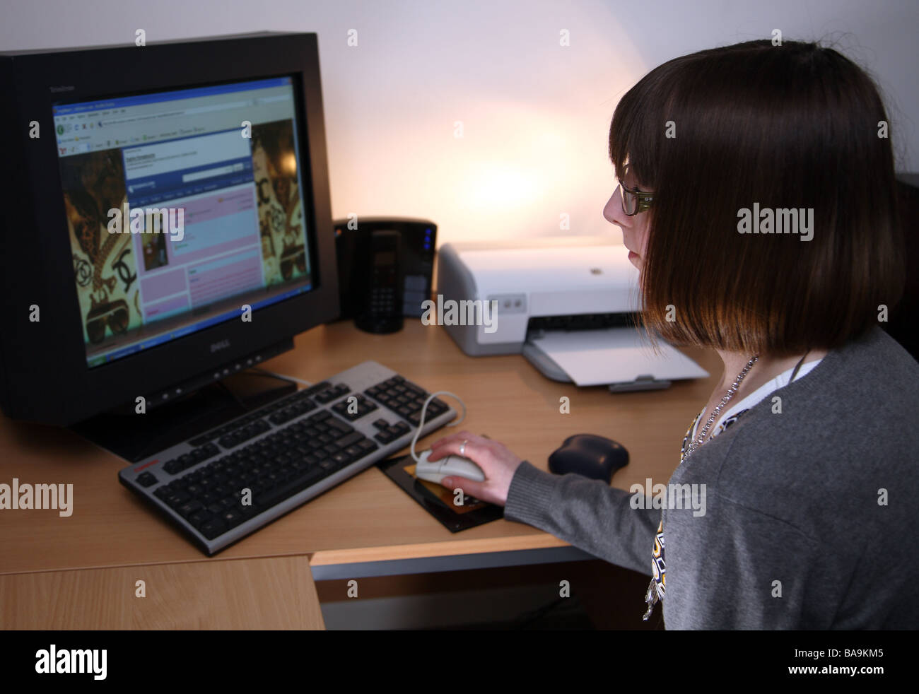 girl on computer Stock Photo - Alamy