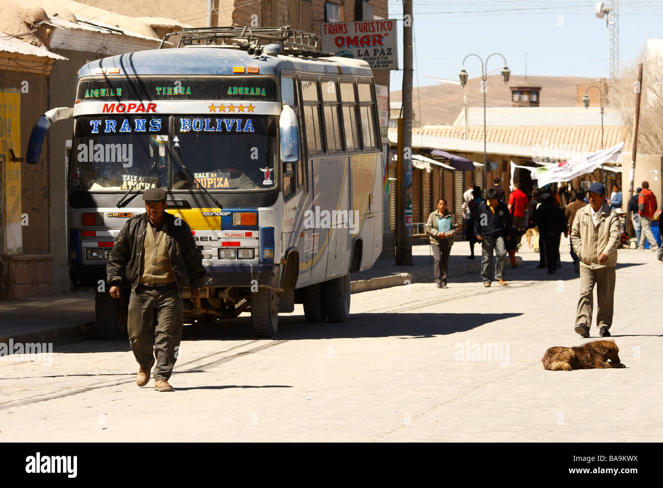 Everyday life on the street in Uyuni Bolivia Stock Photo - Alamy