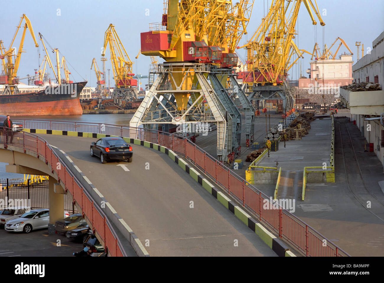 Vessel seaport hi-res stock photography and images - Alamy