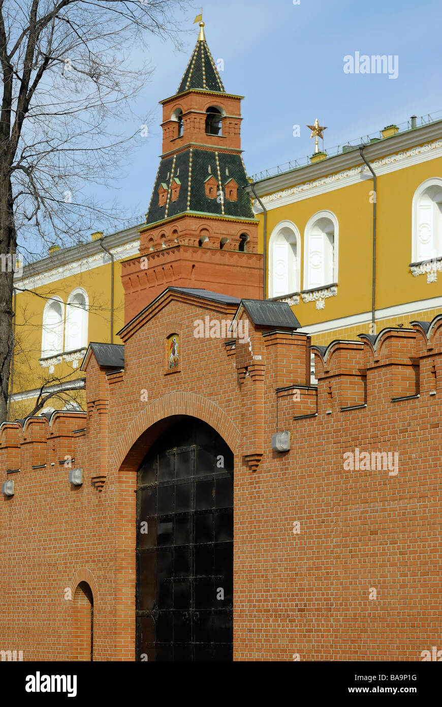 Moscow Kremlin tower and Kremlin Wall Moscow Russia Stock Photo - Alamy