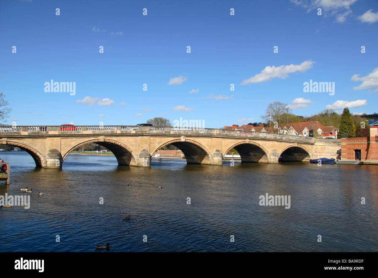 Henley bridge hi-res stock photography and images - Alamy