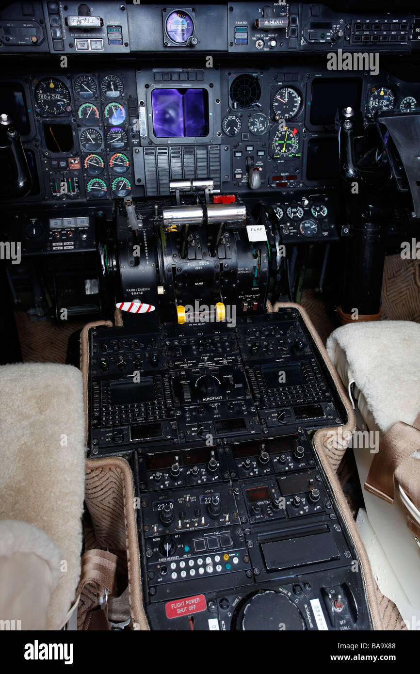 Cockpit controls hi-res stock photography and images - Alamy