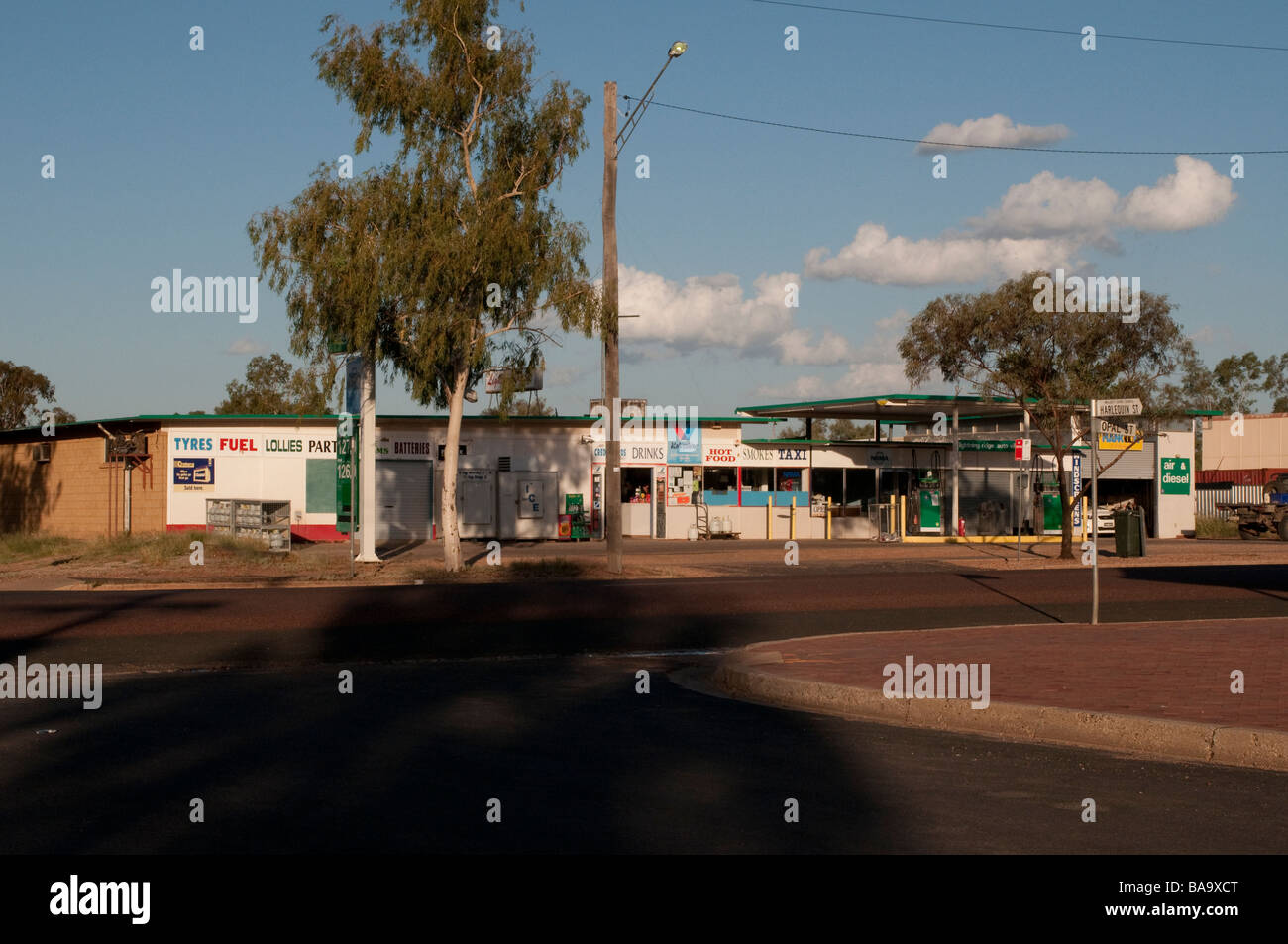 Street scene Lightning Ridge New South Wales Australia Stock Photo - Alamy