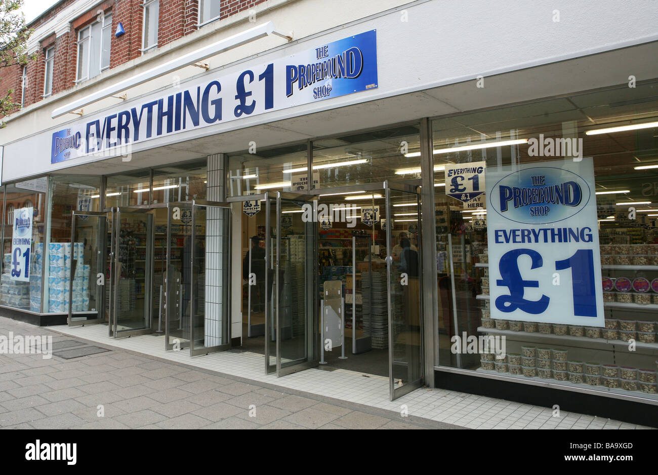 Old One Pound Shop High Resolution Stock Photography and Images - Alamy