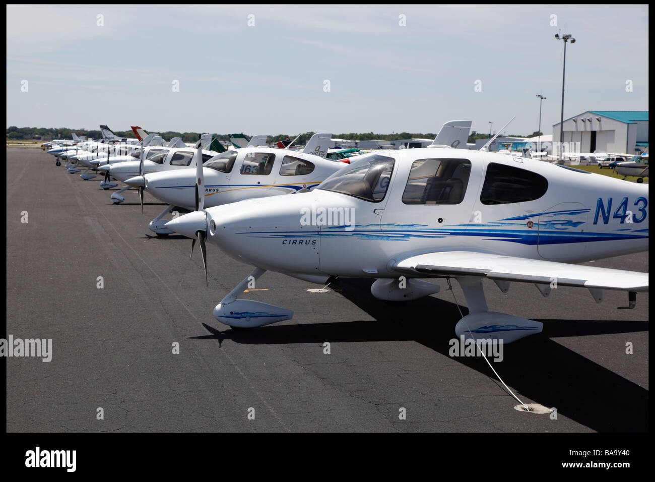 Airstrip hi-res stock photography and images - Alamy