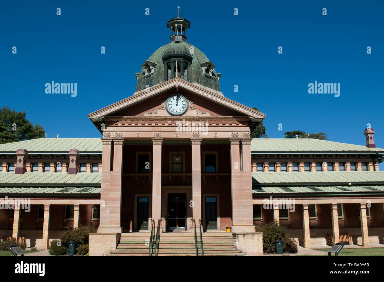 Bathurst court house hi-res stock photography and images - Alamy