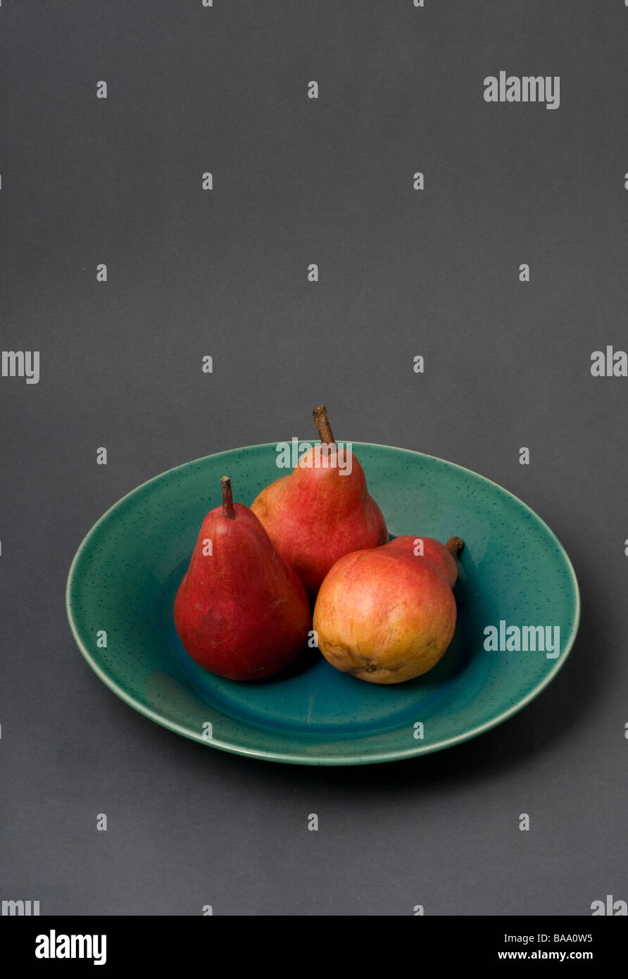 Ripe red pears variety "Sensation Stock Photo - Alamy