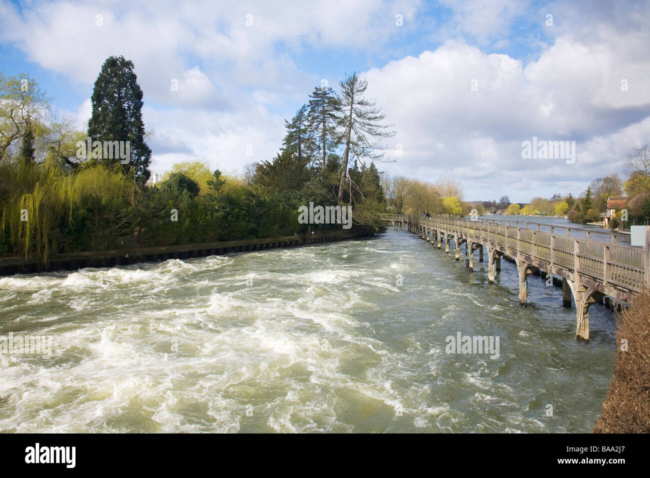 Britain footbridge hi-res stock photography and images - Alamy