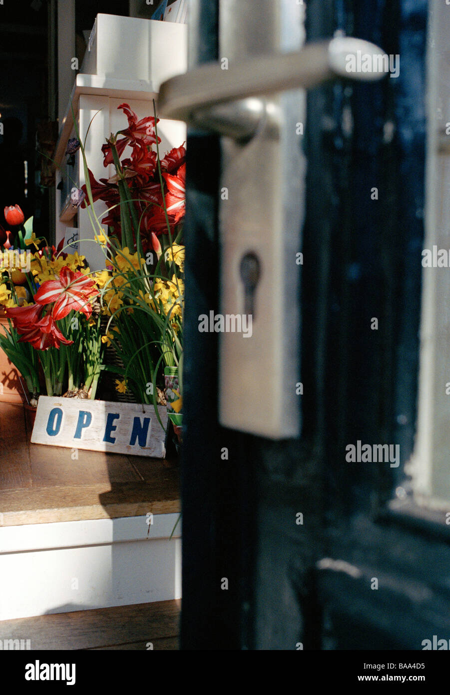 Doorhandle sign hi-res stock photography and images - Alamy