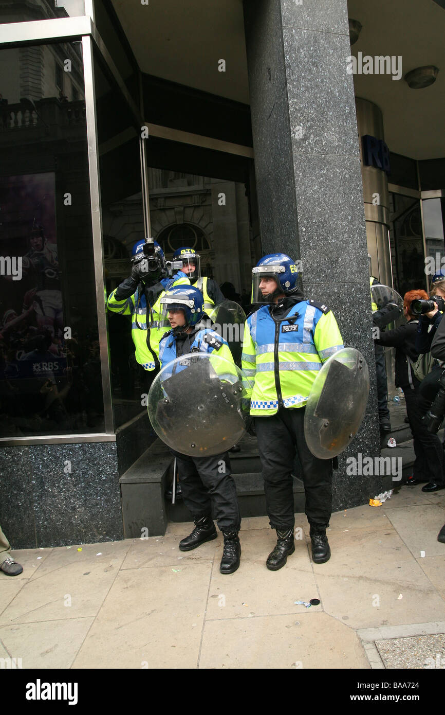 City of London police outside the Royal Bank of Scotland during G20 ...