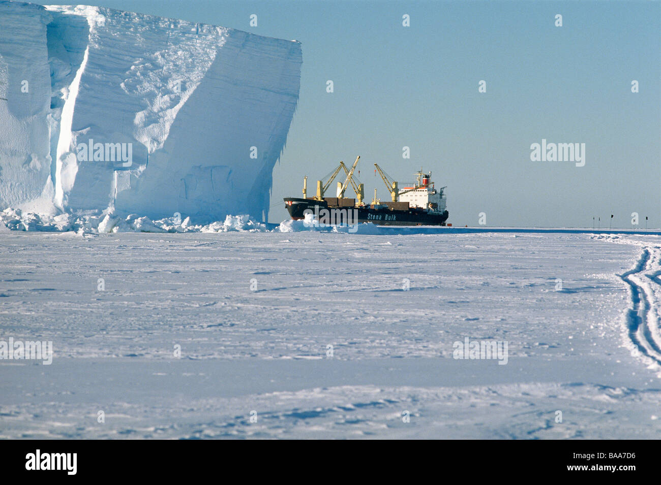 Covered conveyance hi-res stock photography and images - Alamy