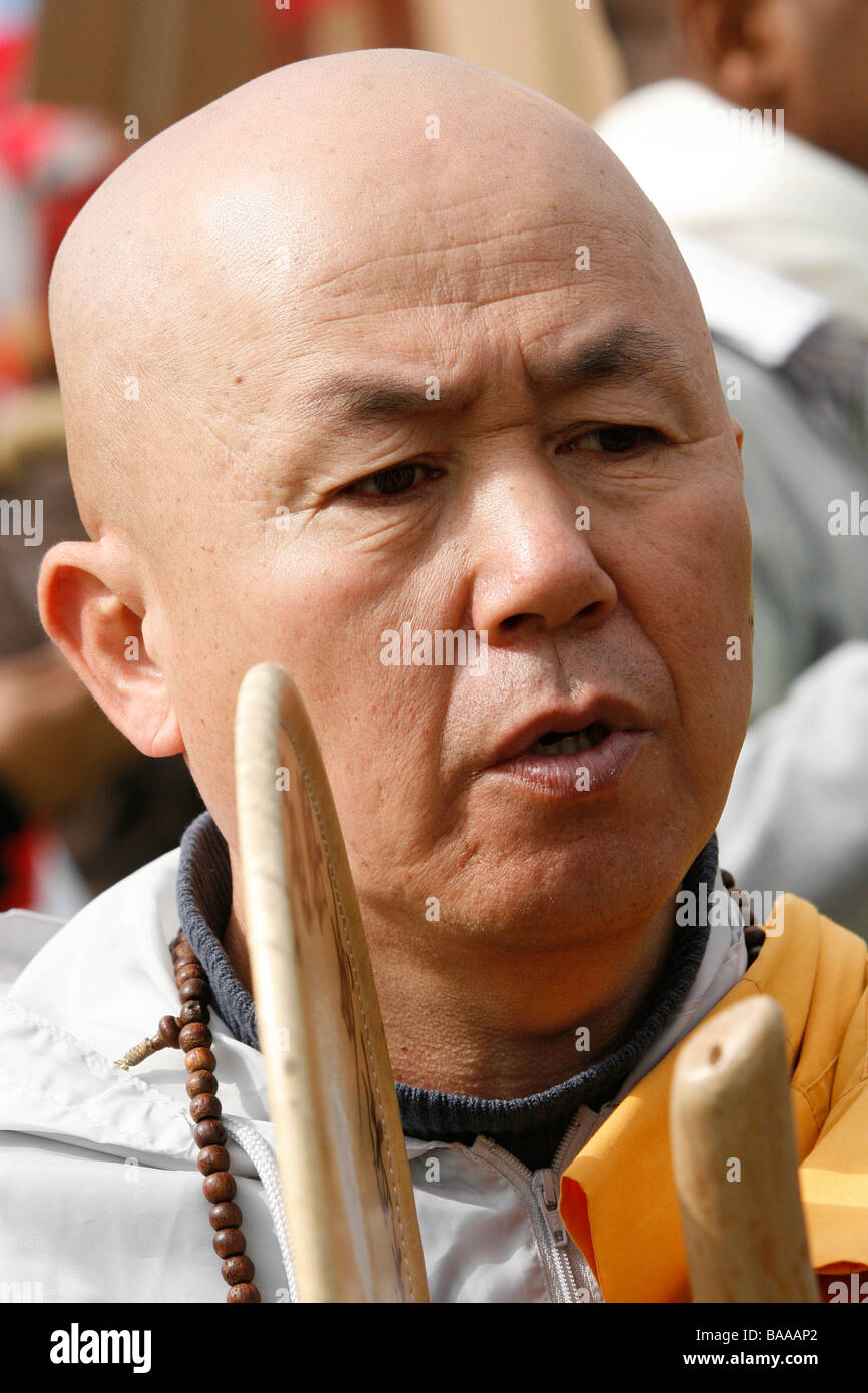 Japanese priest hi-res stock photography and images - Alamy