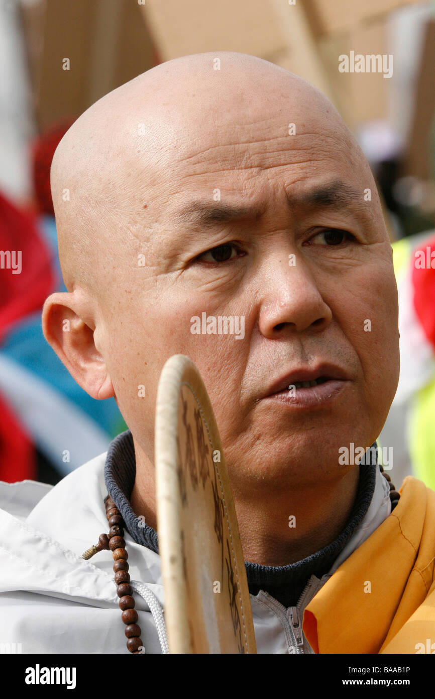 Japanese priest hi-res stock photography and images - Alamy