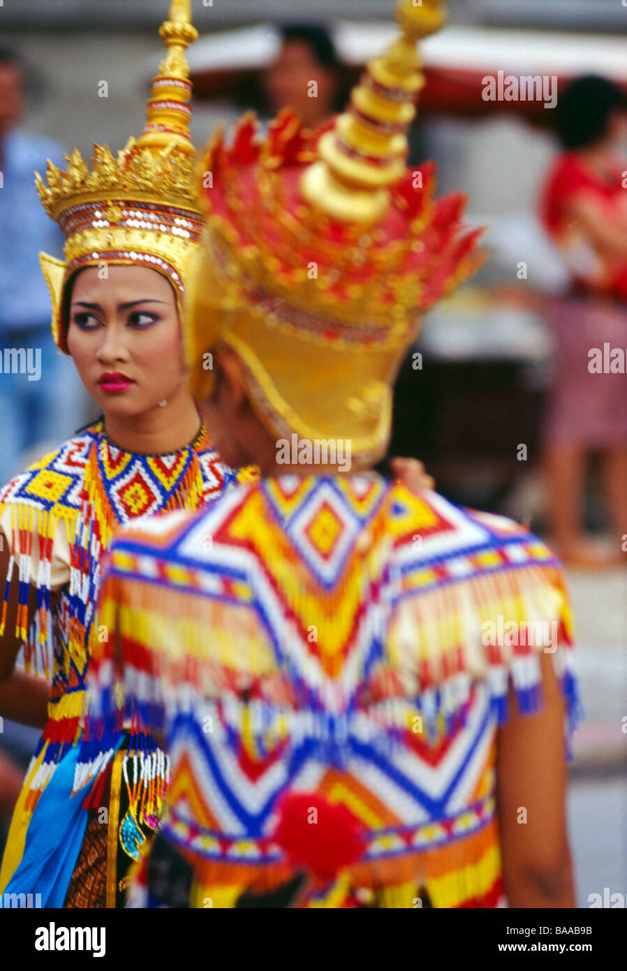 Girl in khon costume hi-res stock photography and images - Alamy