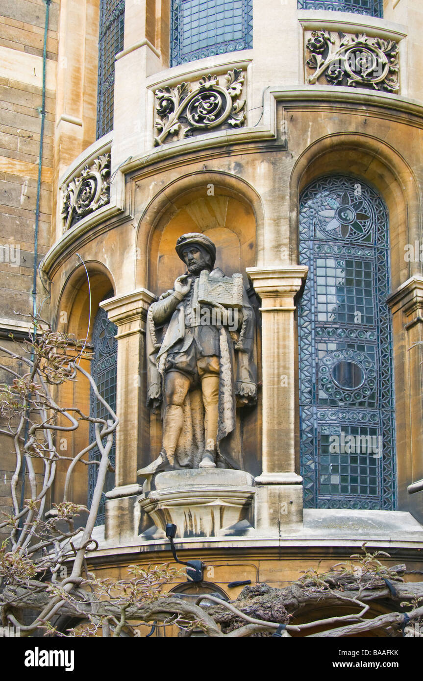 Cambridge, England, UK. Gonville and Caius College - Tree Court. Statue ...