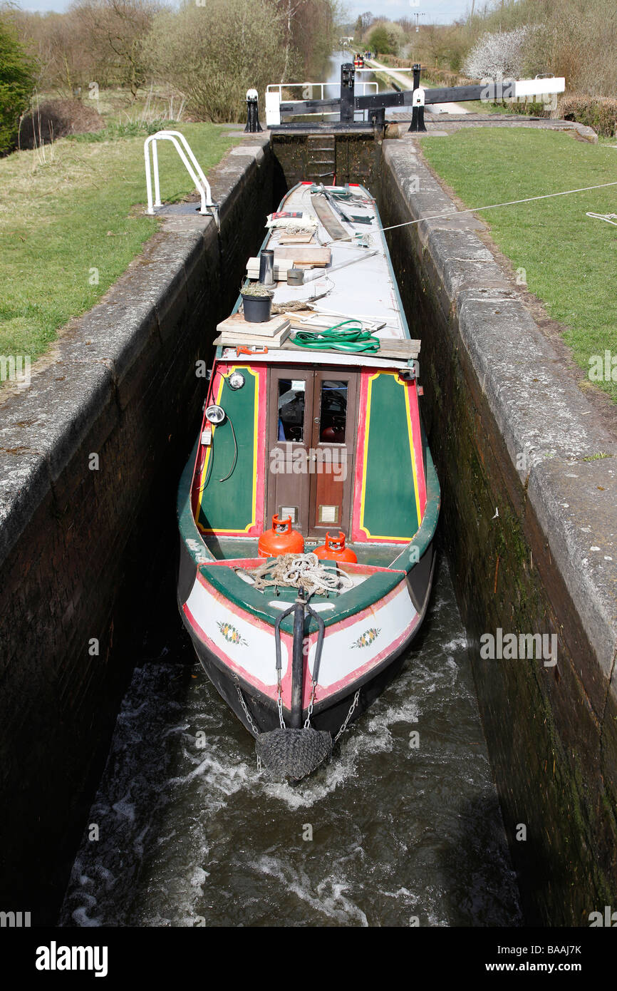 GREEN BARGE & LOCK NUMBER 10 BODYMORE HEATH WEST MIDLANDS ENGLAND ...