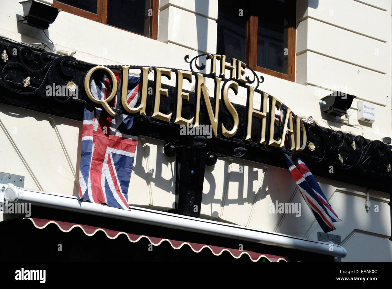 Queens head pub london hi-res stock photography and images - Alamy