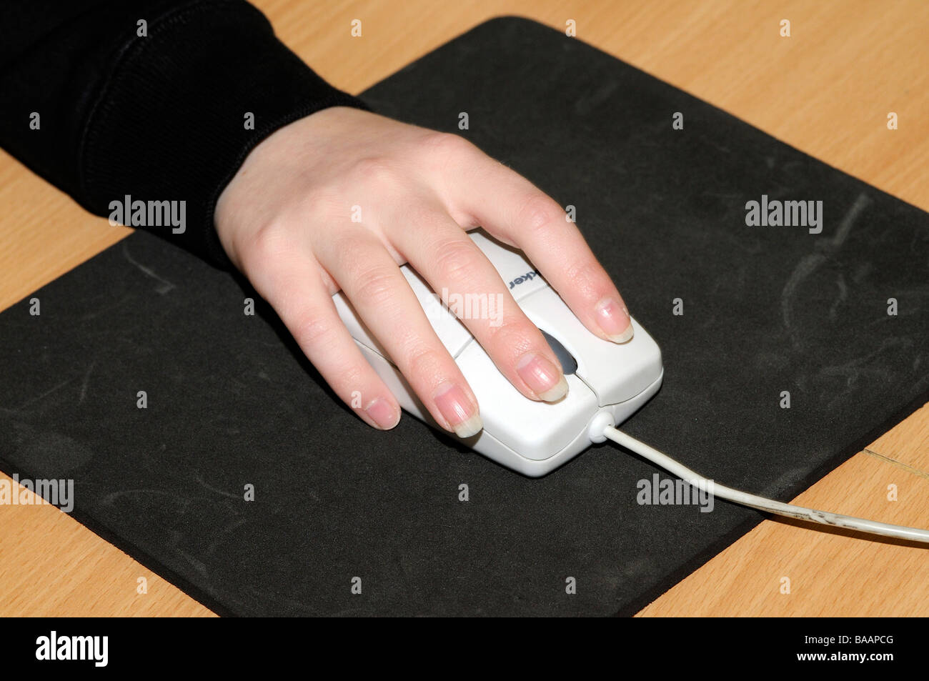 Childs hand using a computer mouse Stock Photo - Alamy