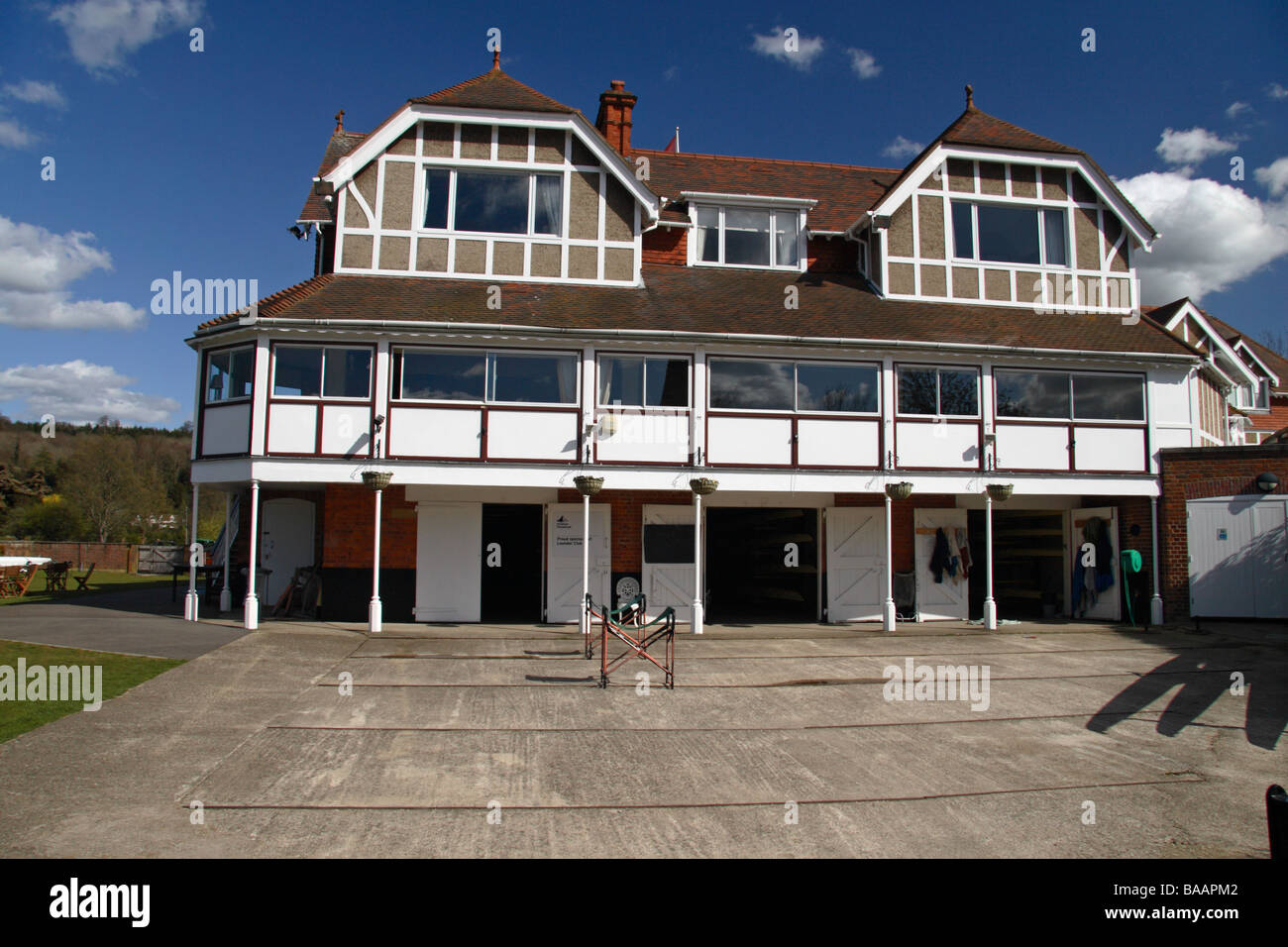 Oxfordshire henley on thames rowing leander club henley on riverside hi ...